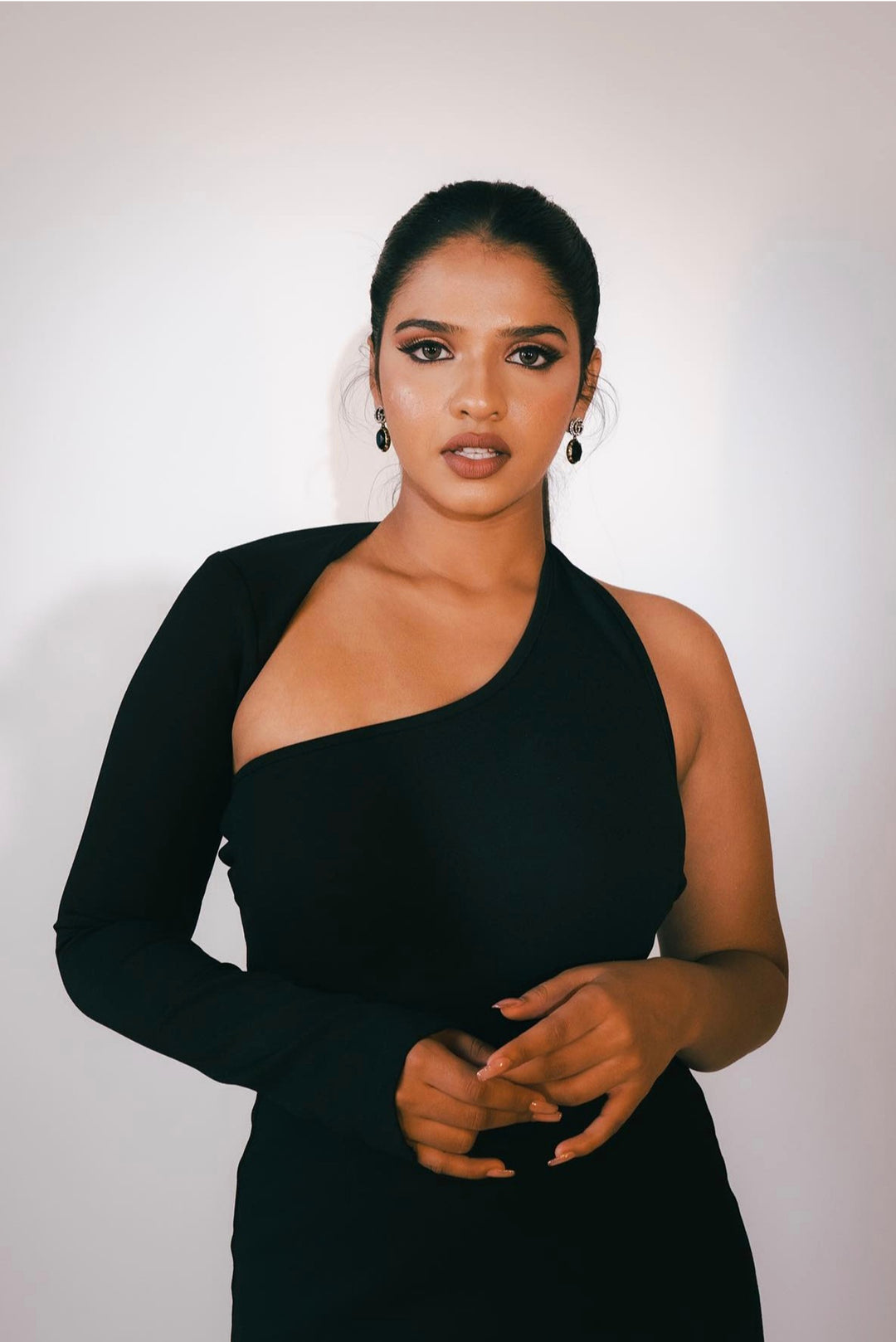 TARINI SHAH IN KYLIE – bout-to-wear